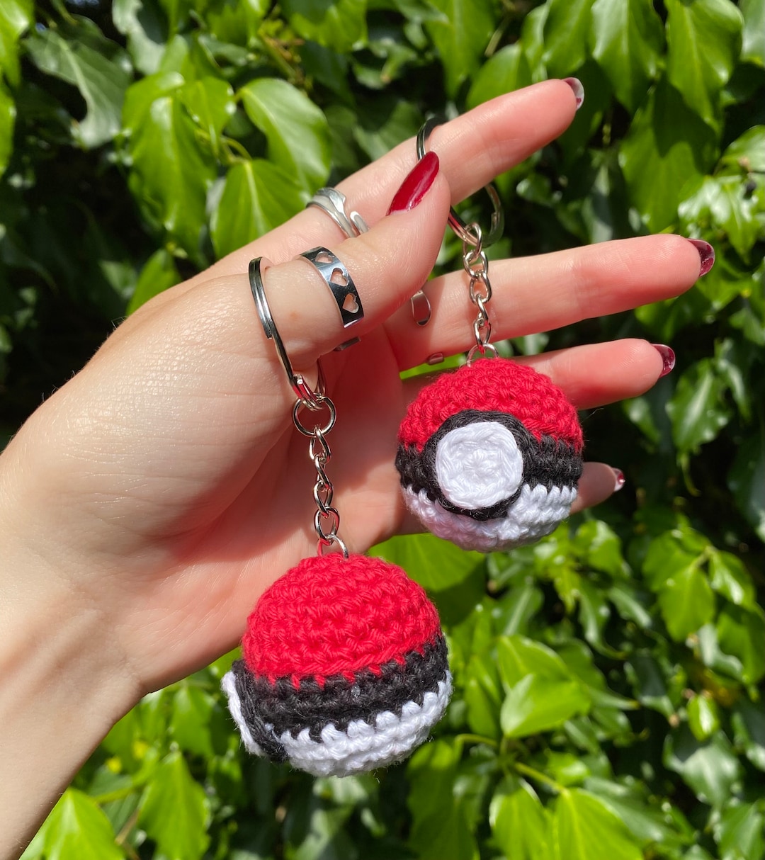 Crochet Pokémon Pokeball Keychain - Etsy