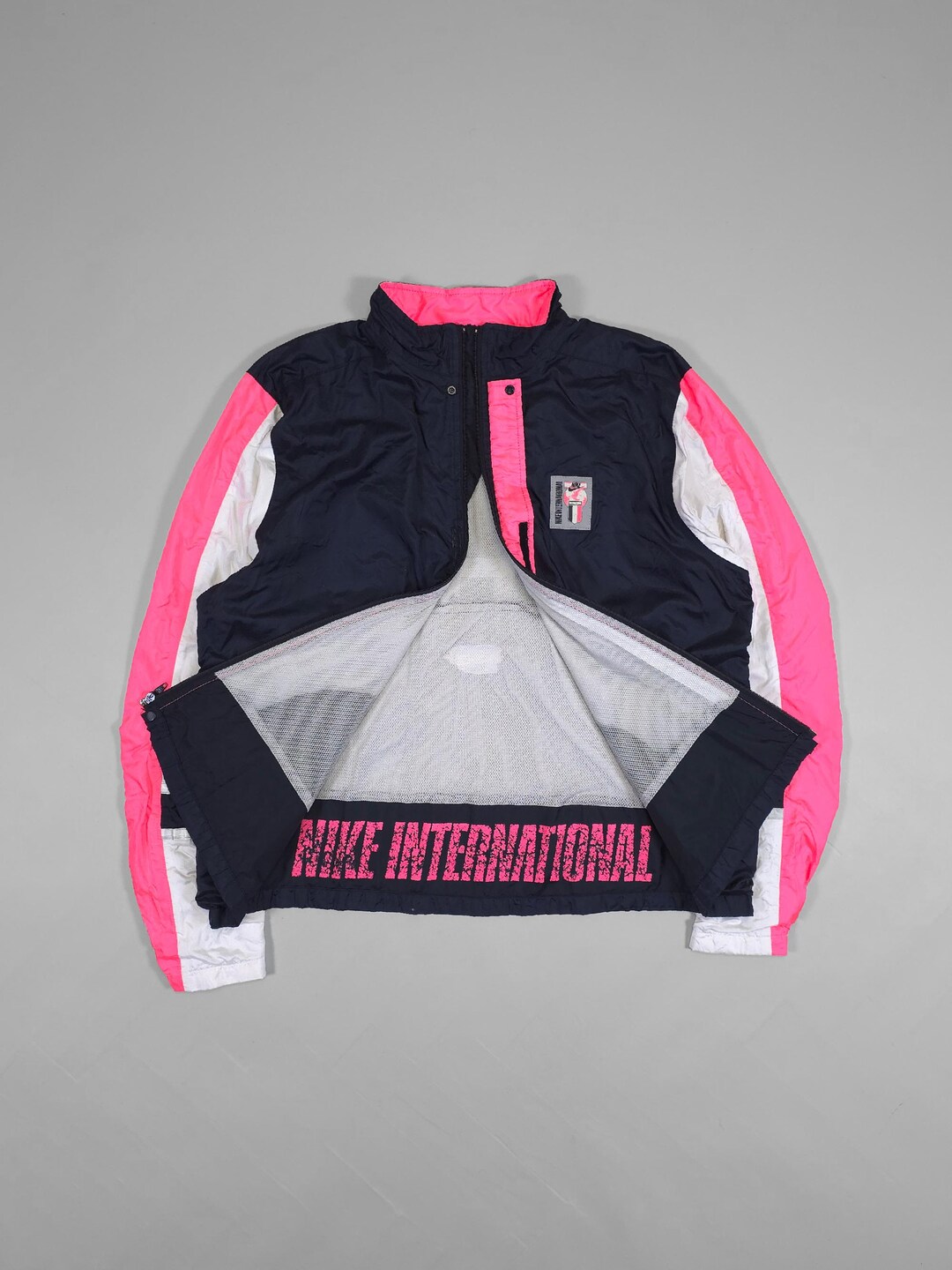 90s Nike International Windbreaker – Reflective Panels – Navy/white ...