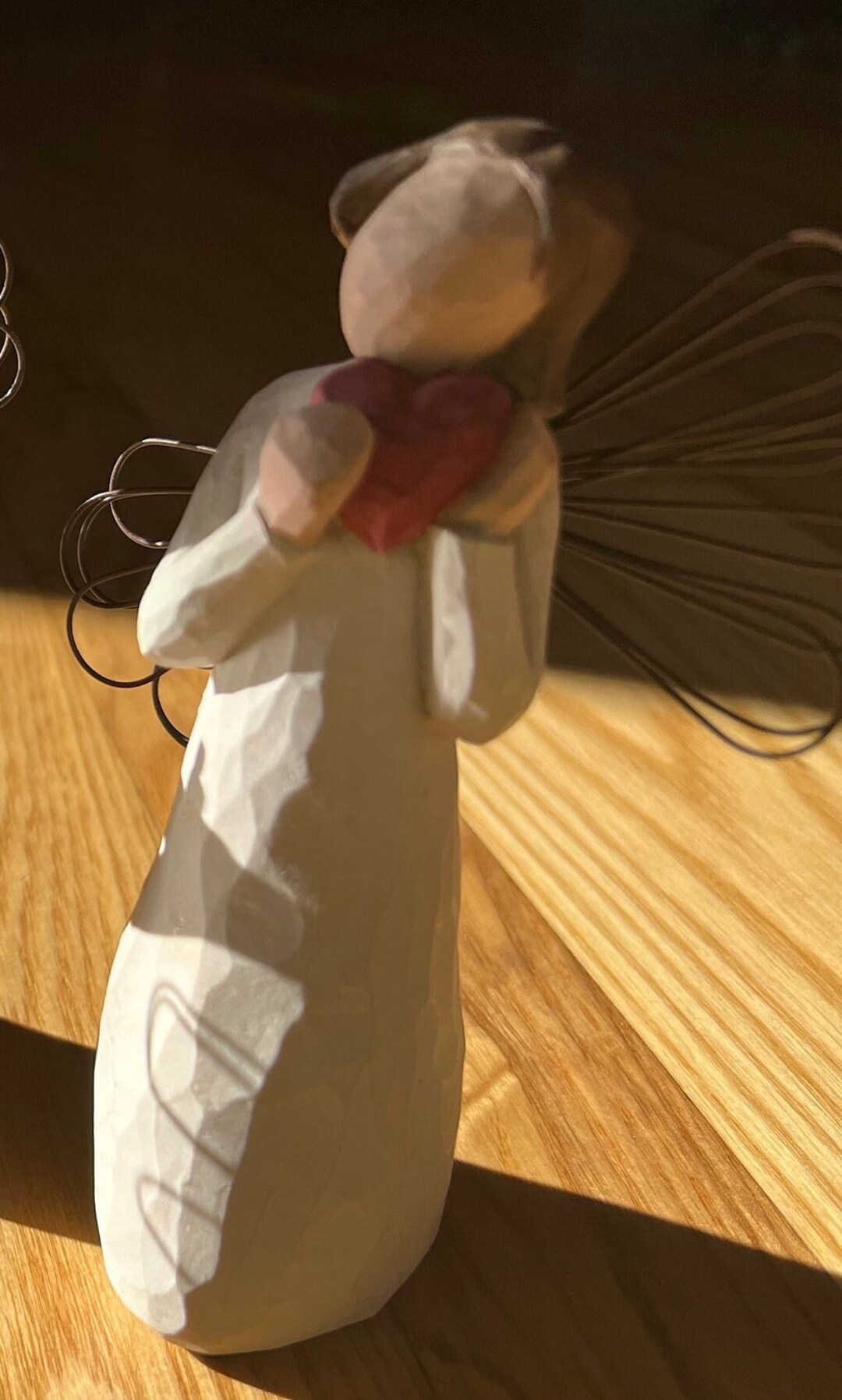 Angel of the Heart Willow Tree Girl With Heart Figure Susan Lordi 2000 ...