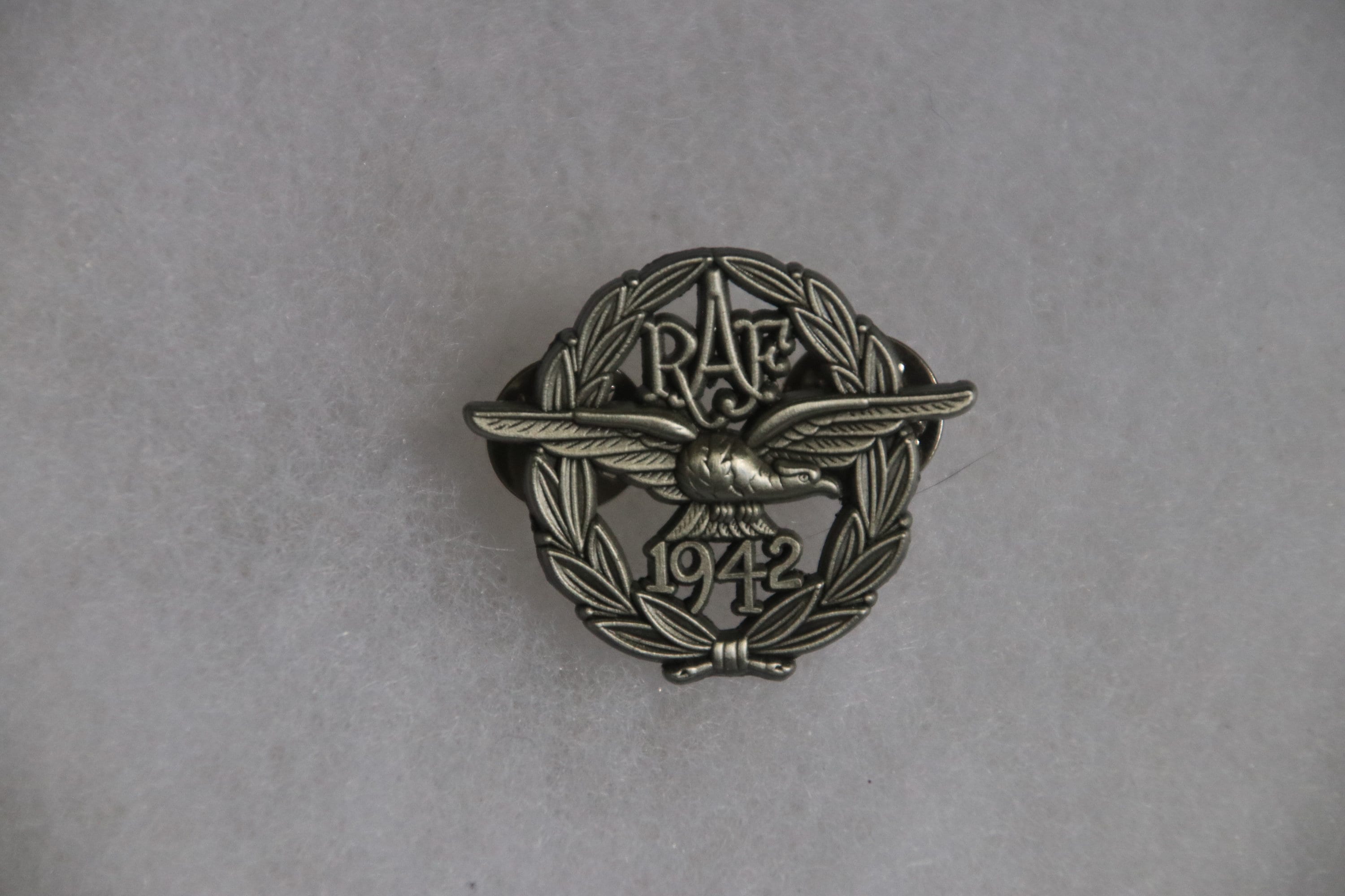WW2 Pattern Royal Air Force RAF Eagle Squadron US Pilots 1942 Pin Badge ...
