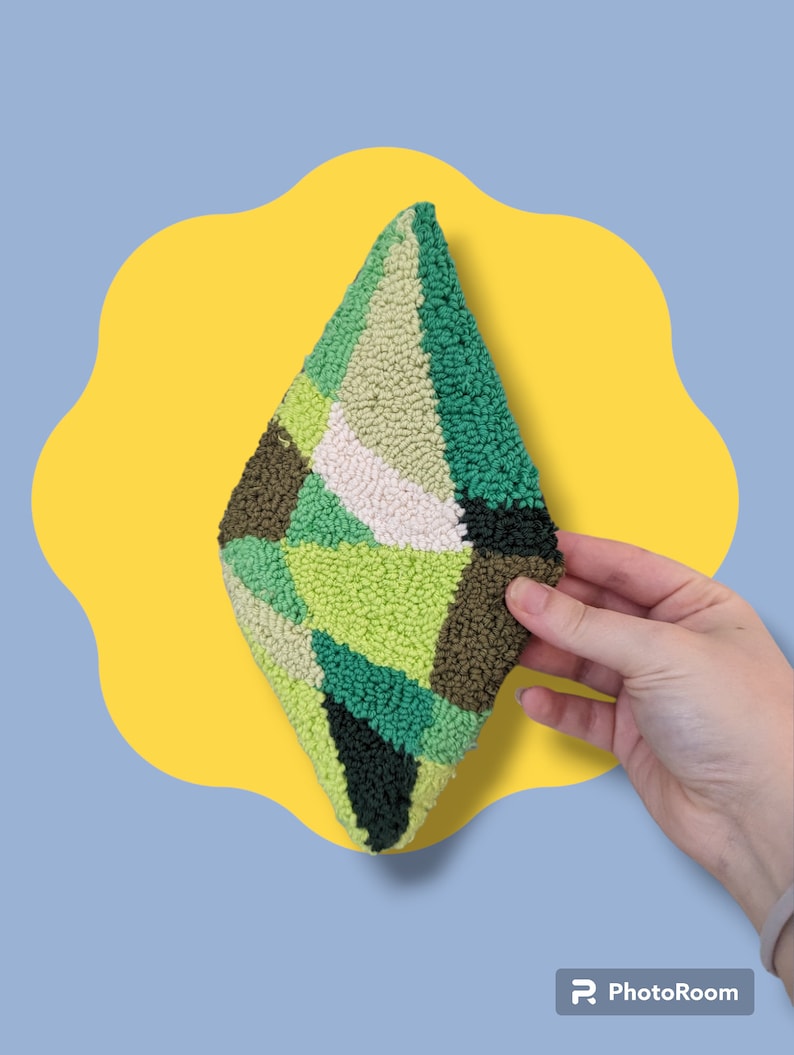 The Sims 4 Diamond Plumbob Punch Needle Tufted Gaming Wall Hanging Sims ...