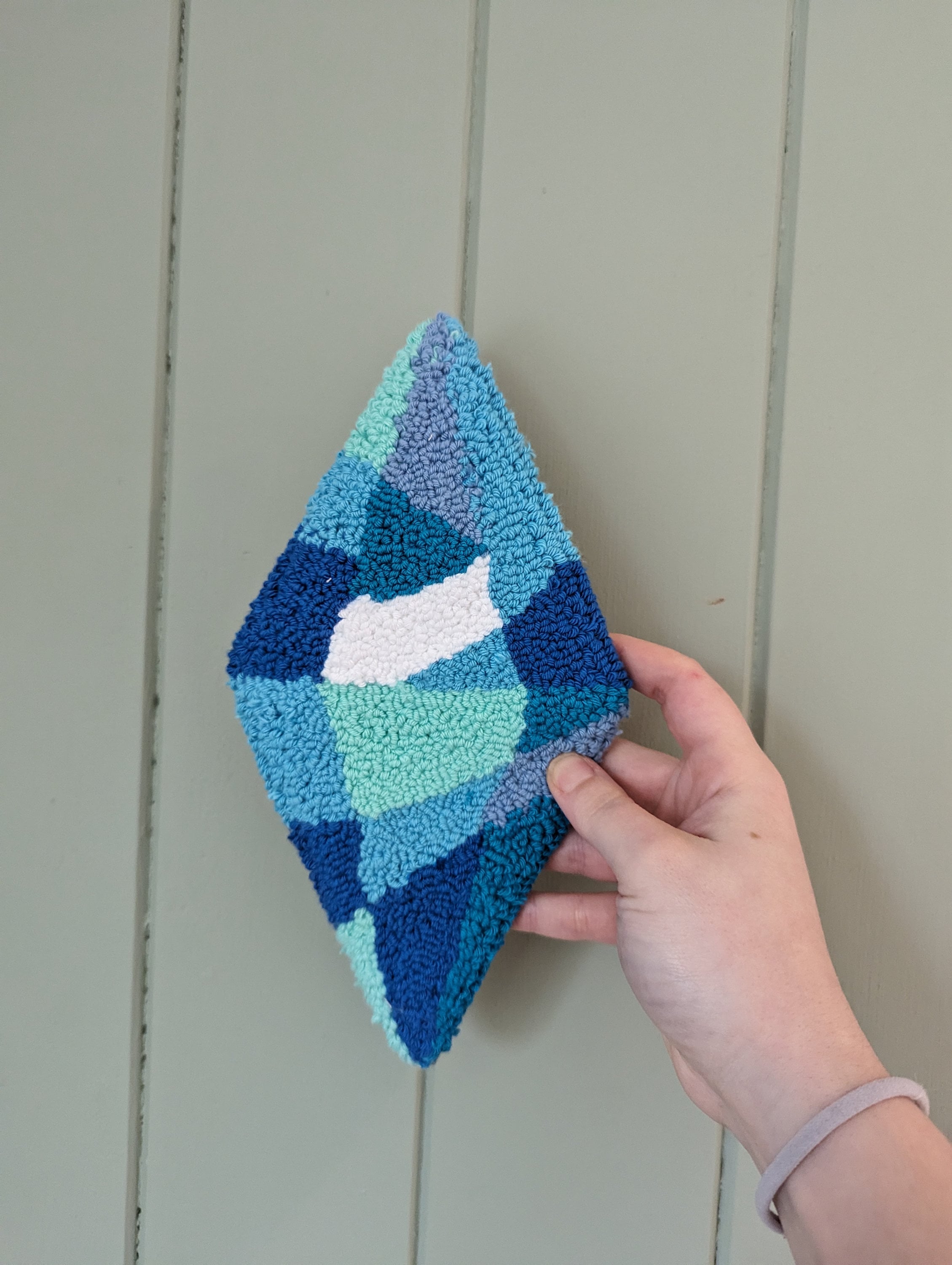 The Sims 4 Diamond Plumbob Punch Needle Tufted Gaming Wall Hanging Sims ...