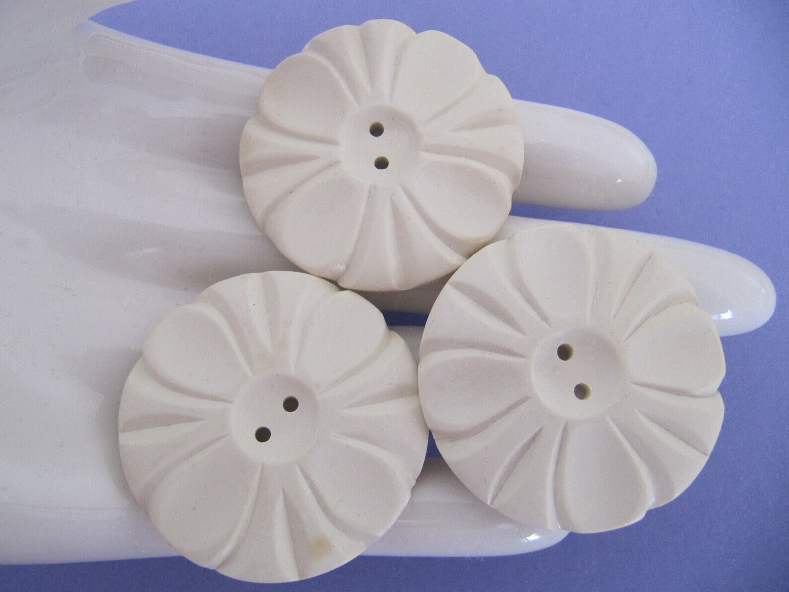 12 Art Deco Casein 1930's Buttons, Large 1-1/2 Off-white Flower Shaped ...