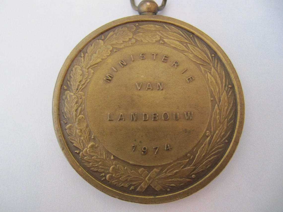 Vintage Wooly SHEEP Agriculture Medallion Pendant Aged Dark Bronze ...