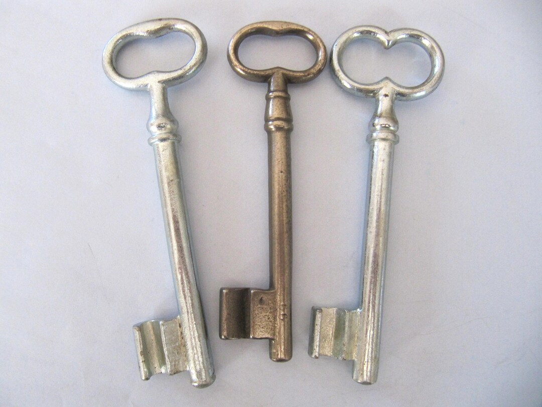 3 Large Skeleton Keys Genuine Vintage Unused Silvered Metal With Large ...