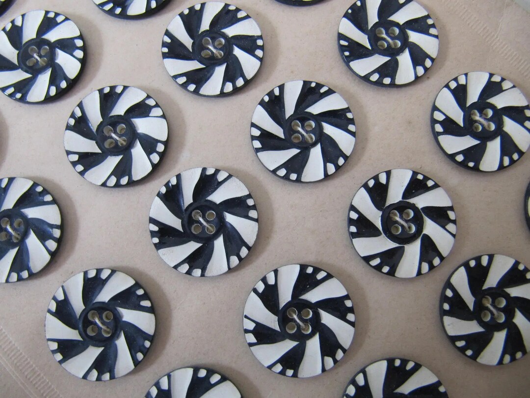20mm 1930's Galalith Casein Buttons 24 Vintage Late Art - Etsy