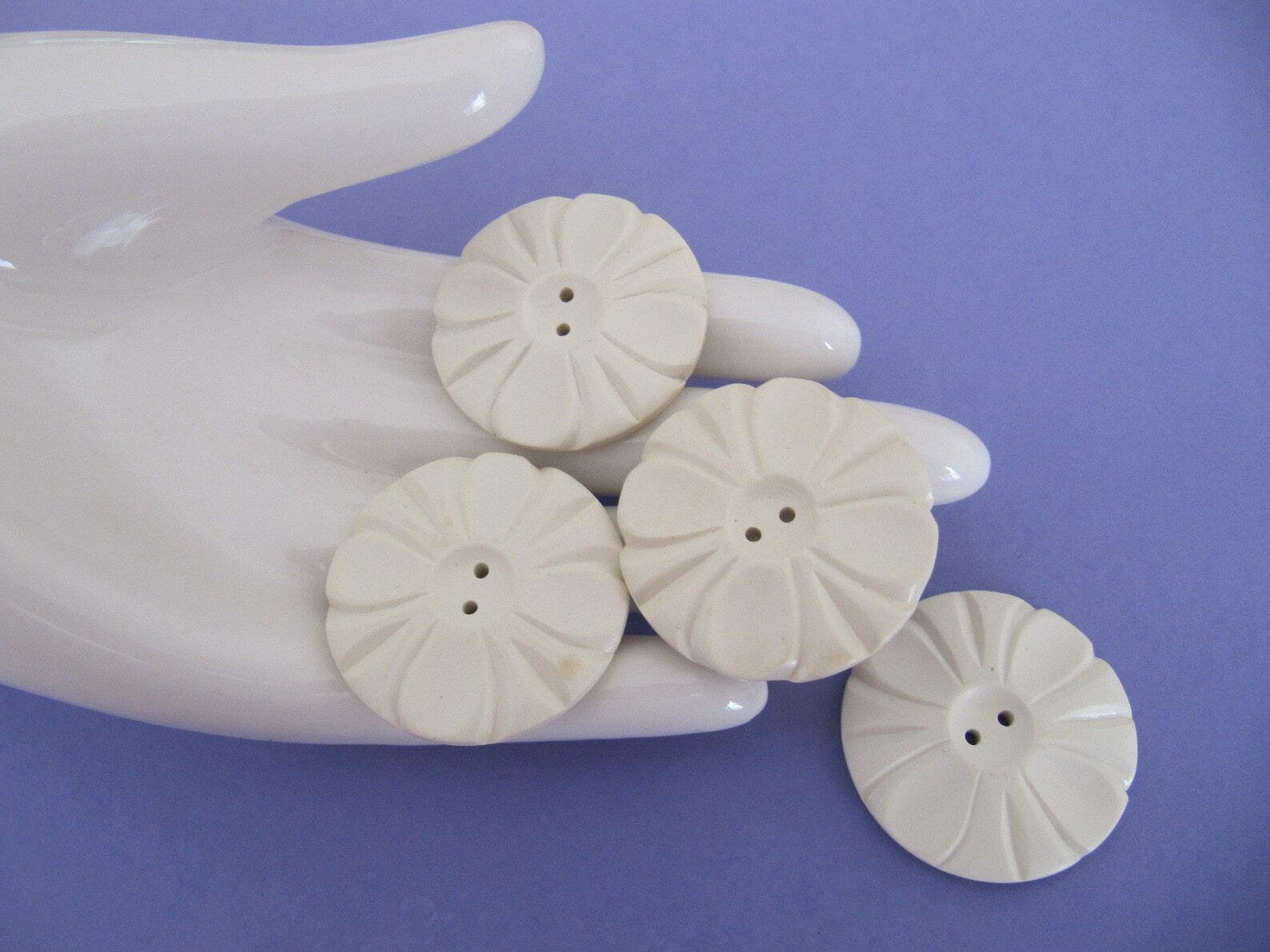 12 Art Deco Casein 1930's Buttons, Large 1-1/2 Off-white Flower Shaped ...