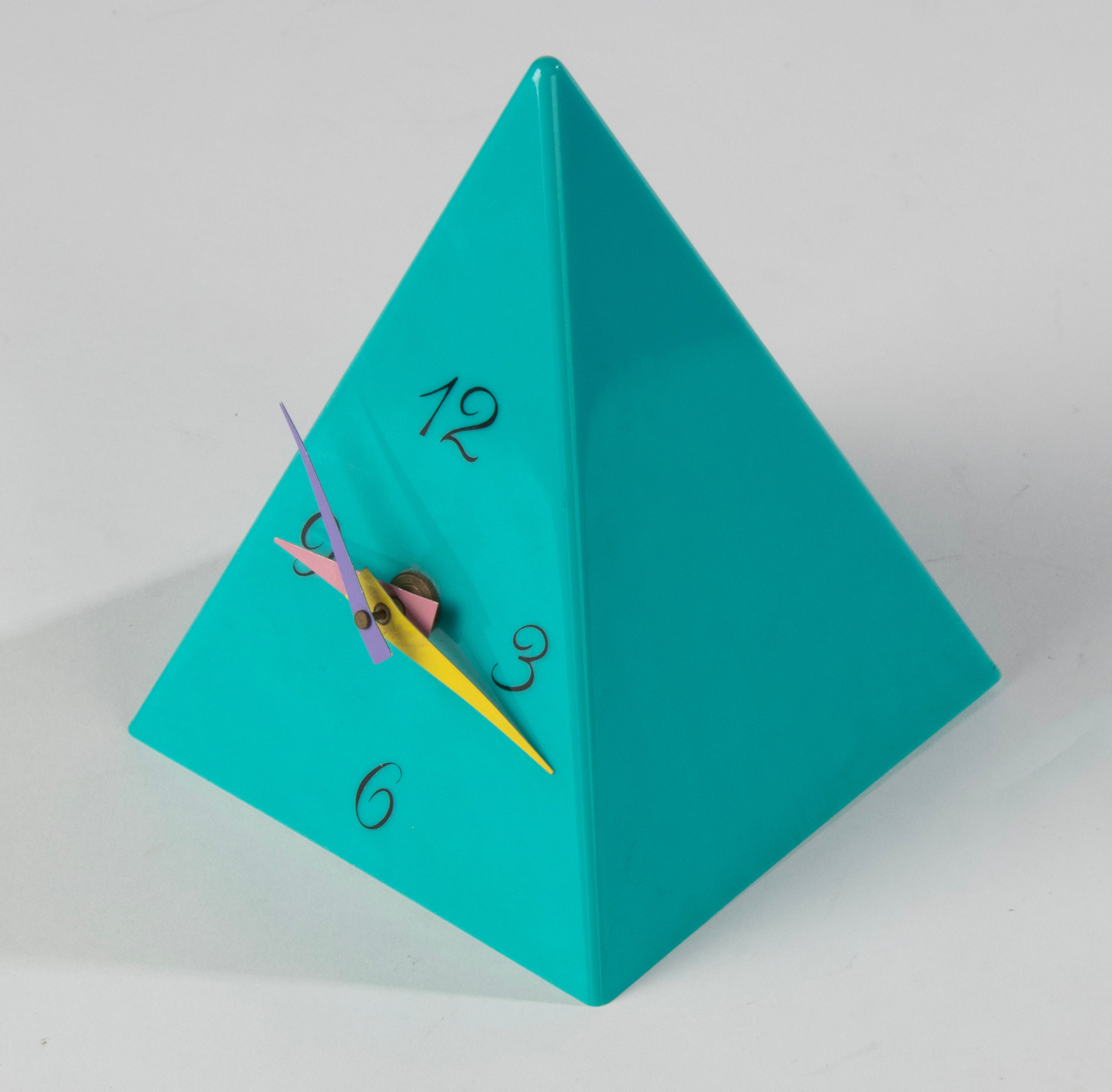 Vintage Memphis Style Table Clock - Etsy