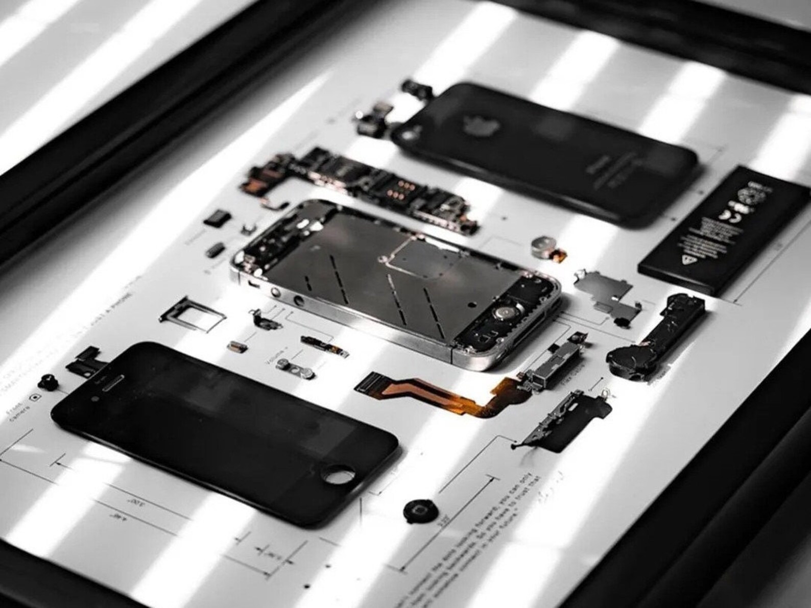 IPhone 4S Teardown Template, iPhone Teardown, Framed Iphone, iPhone ...