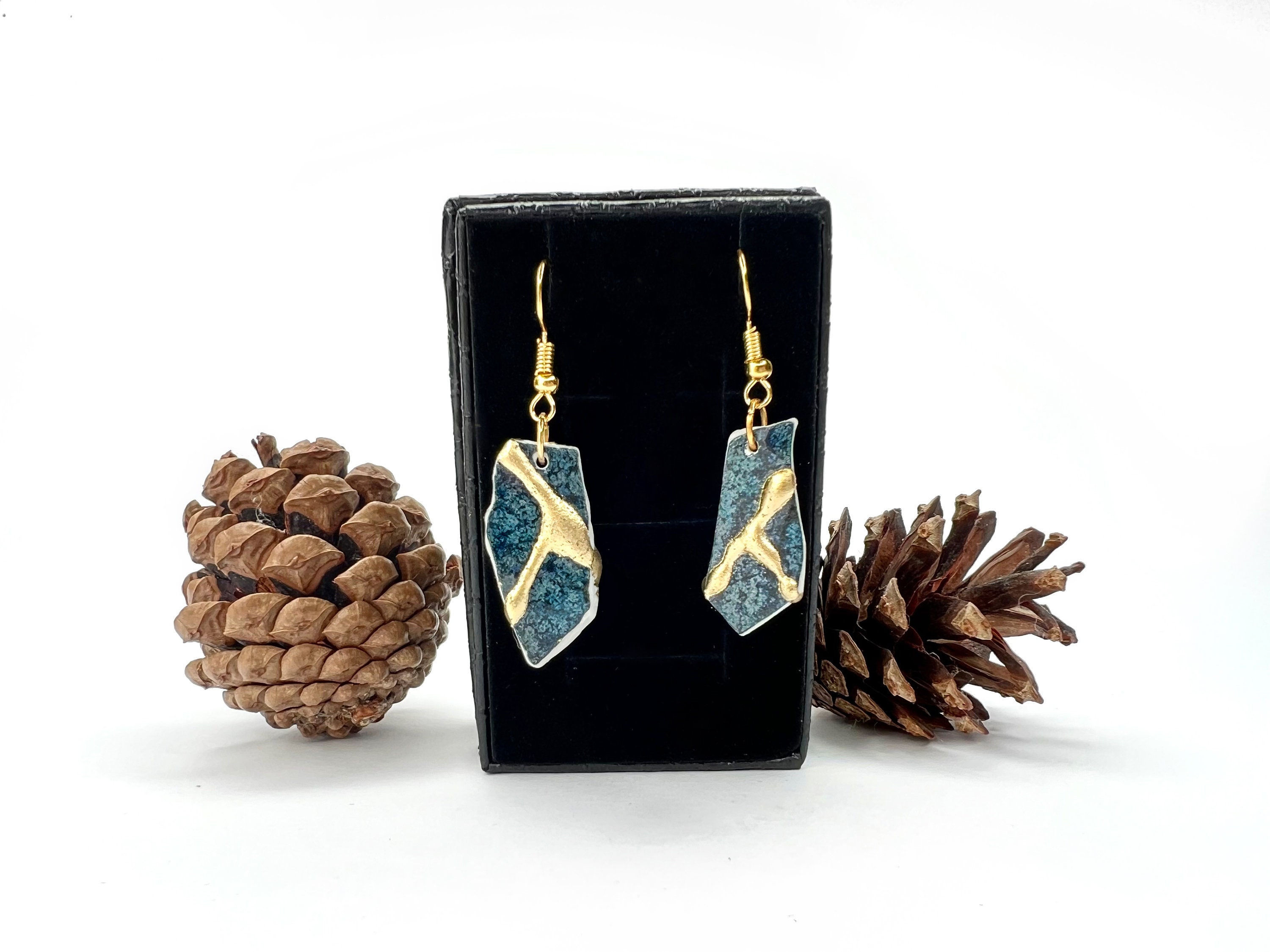 Kinboru Kintsugi Ceramic Broken Bowl Earrings in Indigo - Etsy