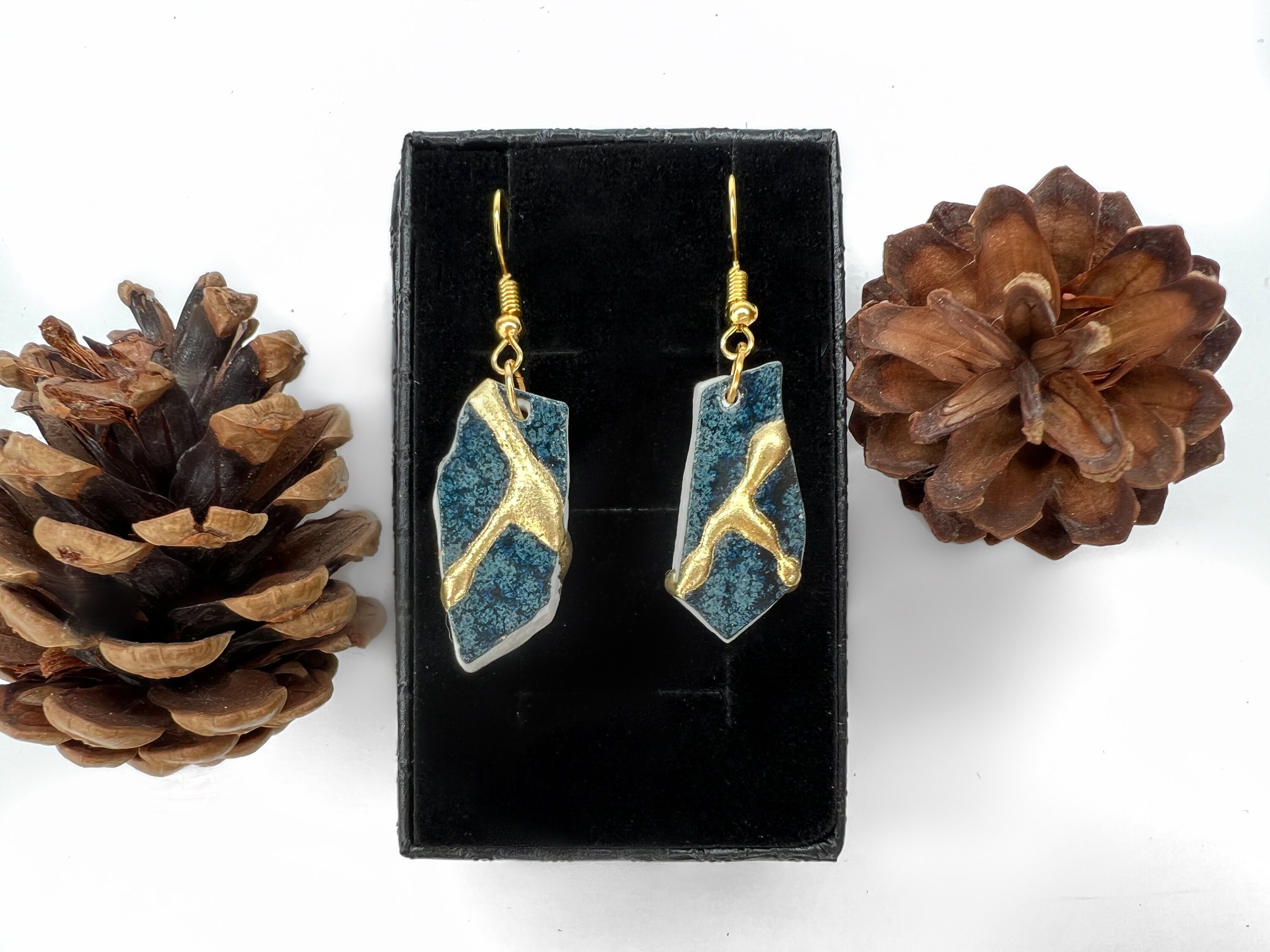 Kinboru Kintsugi Ceramic Broken Bowl Earrings in Indigo - Etsy