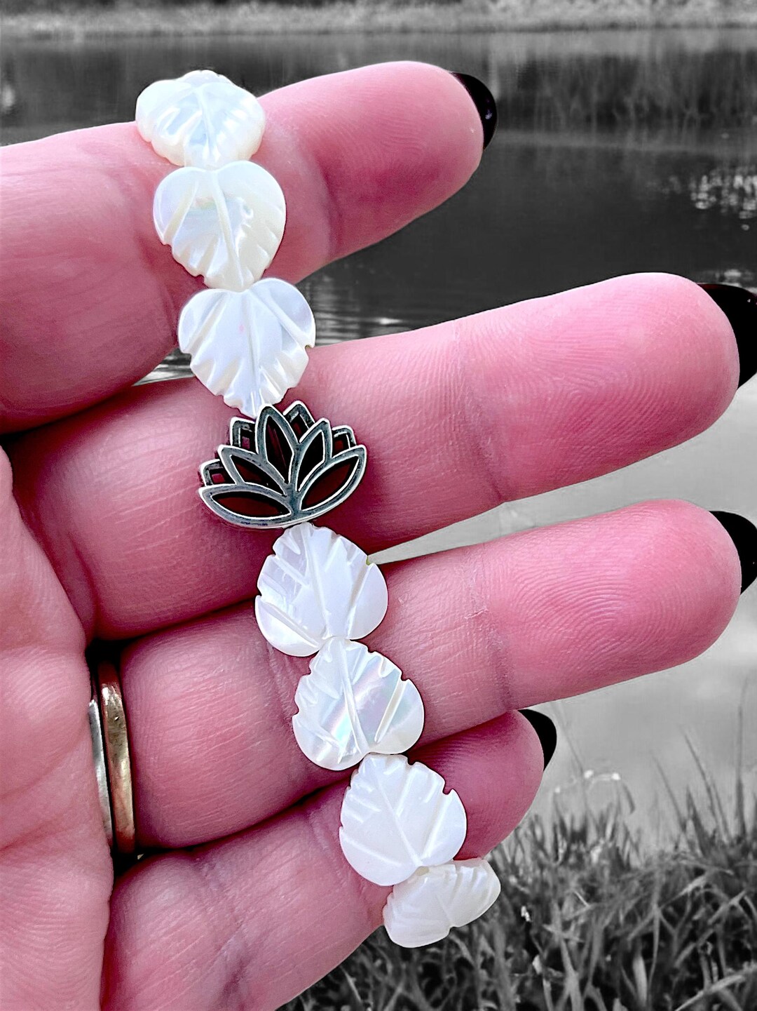 Kamala Lotus Bracelet Kamala Harris 2024 Pearlescent Shelf Leaf Women's ...