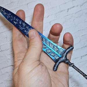 Miniature Metal Replica Sword - Dark Moon Greatsword Elden Replica - Etsy