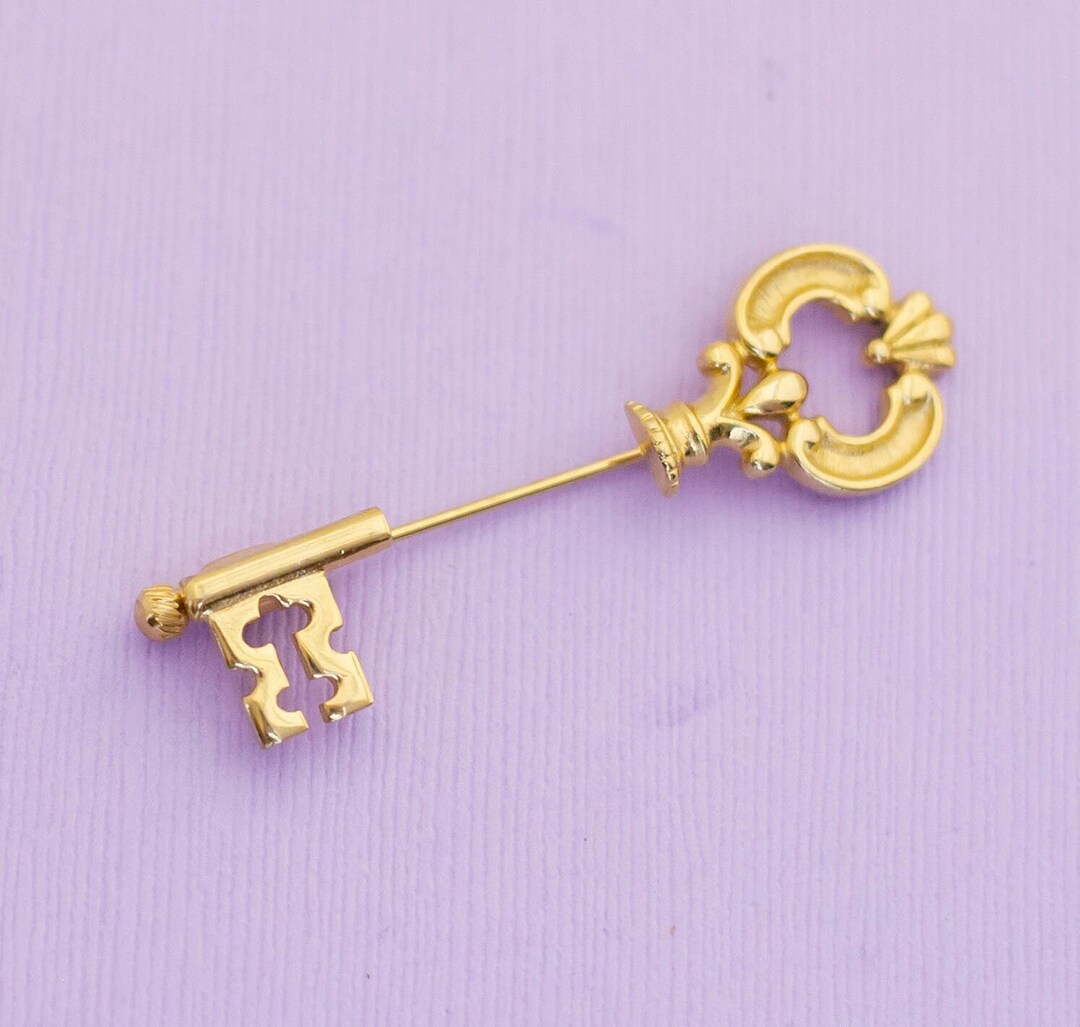 Vintage Gold Tone Victorian Key Stick Pin by Avon AB5 - Etsy