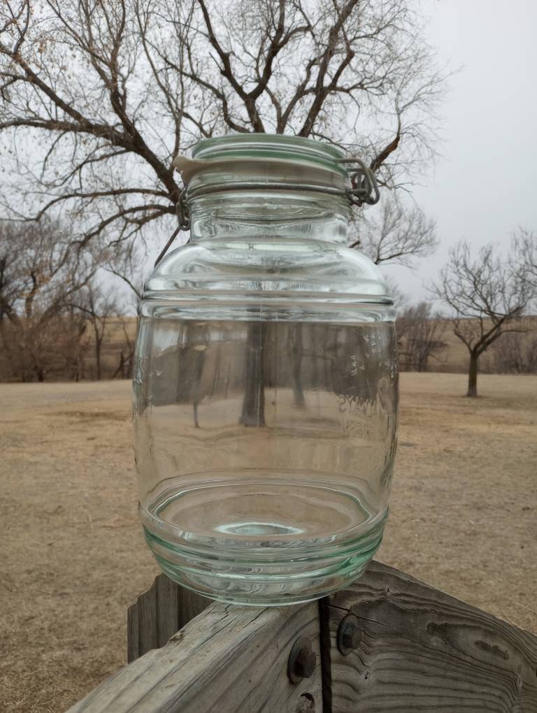 Omniaomnibususa Vintage Cracker Barrel 3 Quarts Clear Glass Full Value ...