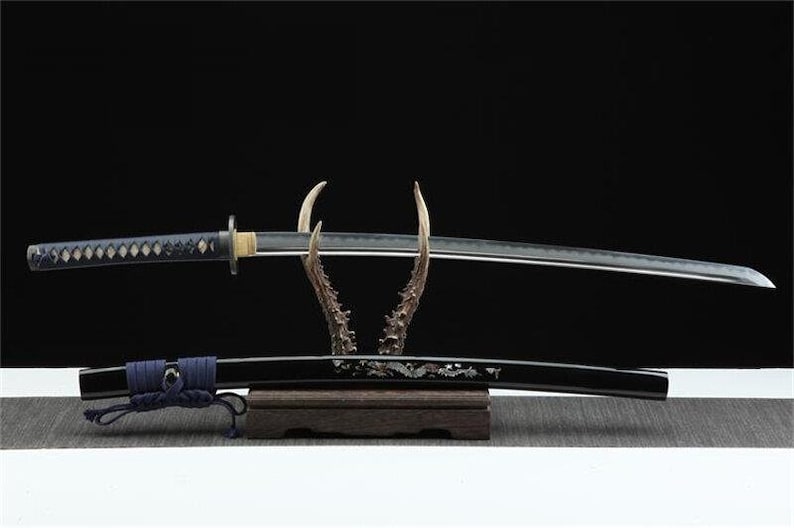 Damascus Steel Katana Samurai Sword Unique Damascus Tsuba Dragon Saya ...