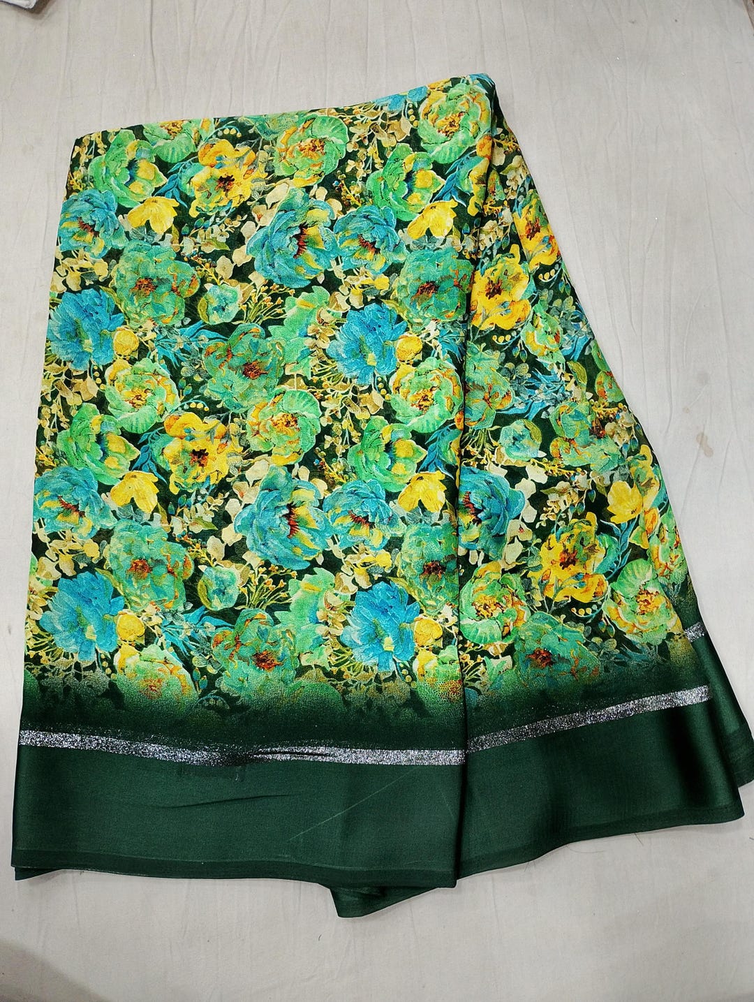 Soft Crepe Flower Print With Satan Border Saree With,soft Crepe Blouse ...