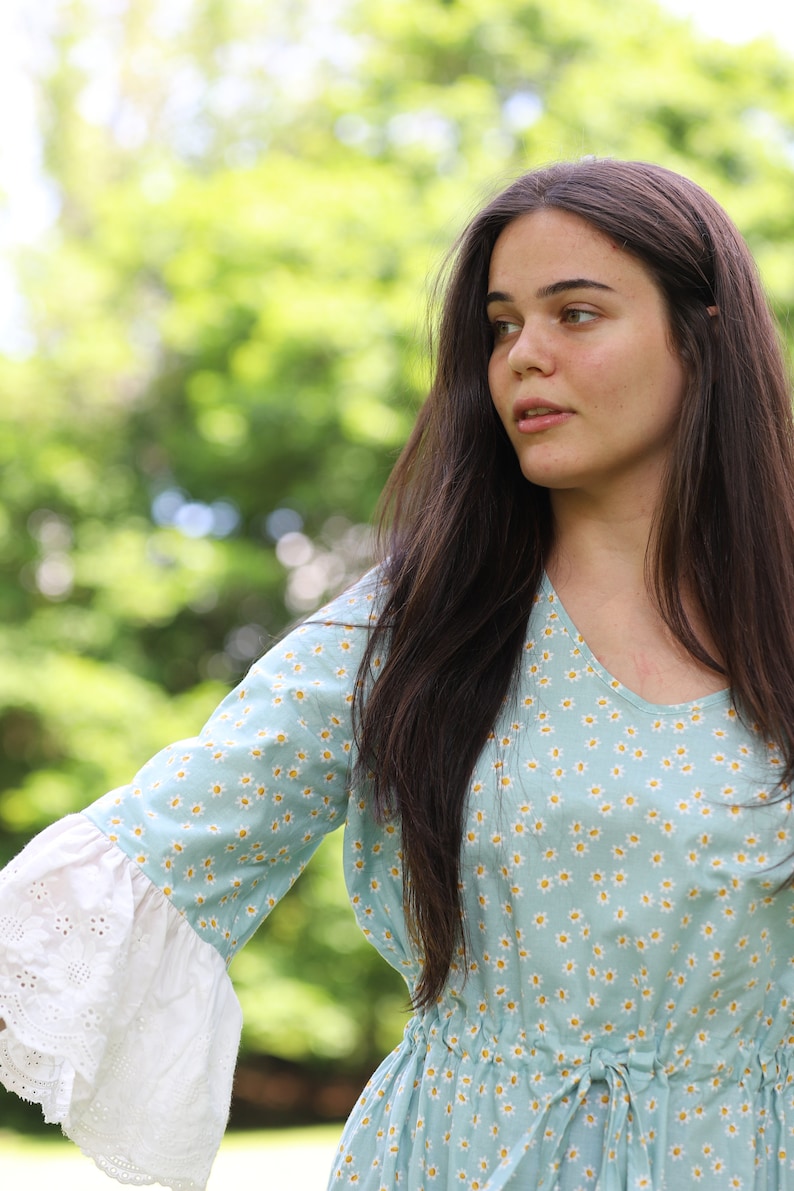 Prairie Dress Cotton Lace Ruffles Calico Theprairiedress Pullover V ...