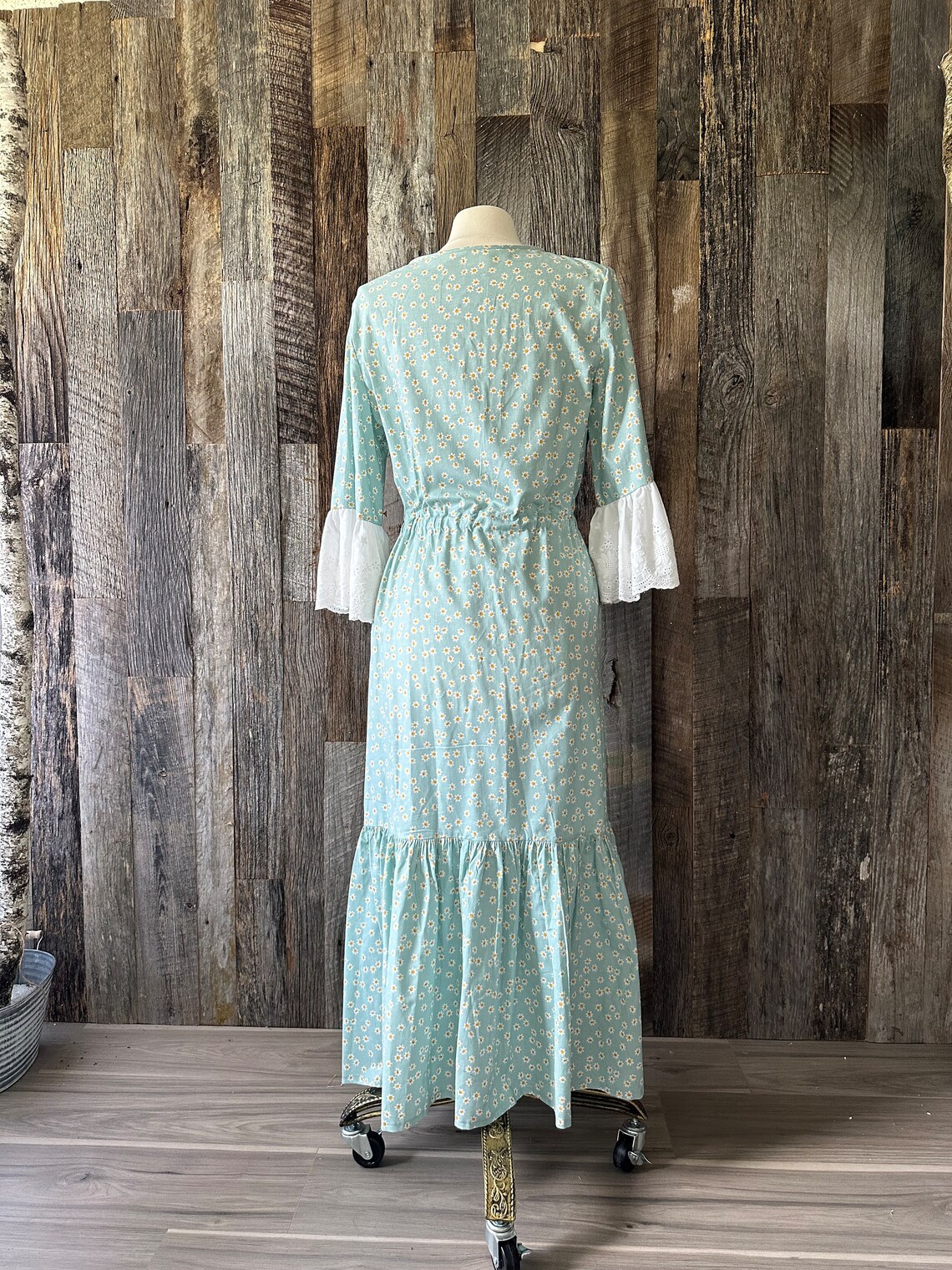 Prairie Dress Cotton Lace Ruffles Calico Theprairiedress Pullover V ...