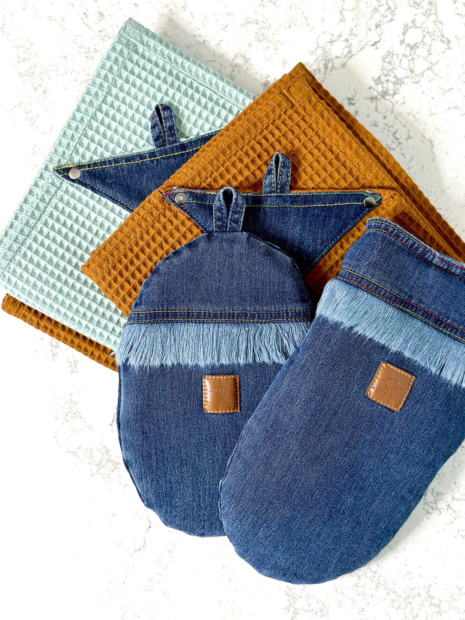 Farmhouse Kitchen Decor - Denim Oven Mitt, Pot Holder & 3 Tea Towels - Etsy