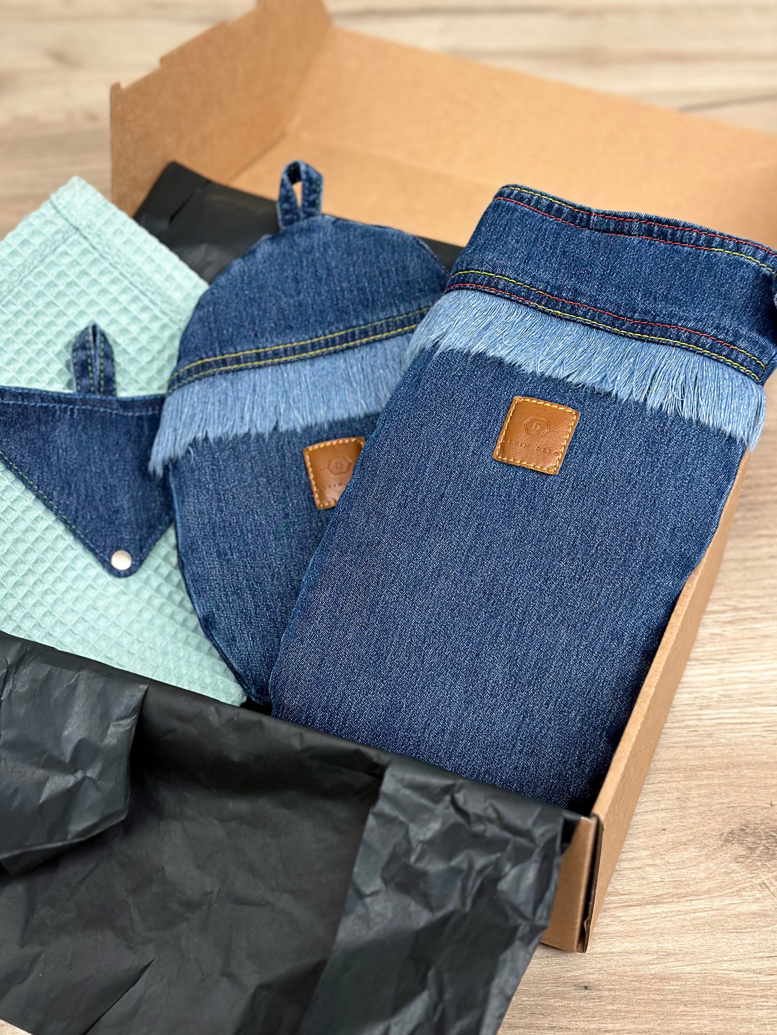 Farmhouse Kitchen Decor - Denim Oven Mitt, Pot Holder & 3 Tea Towels - Etsy