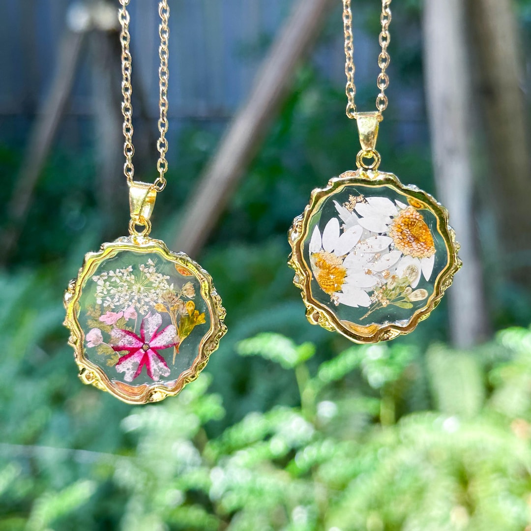 Forget Me Not Real Flower Resin Necklace, Dried Flower Necklace, Gold ...