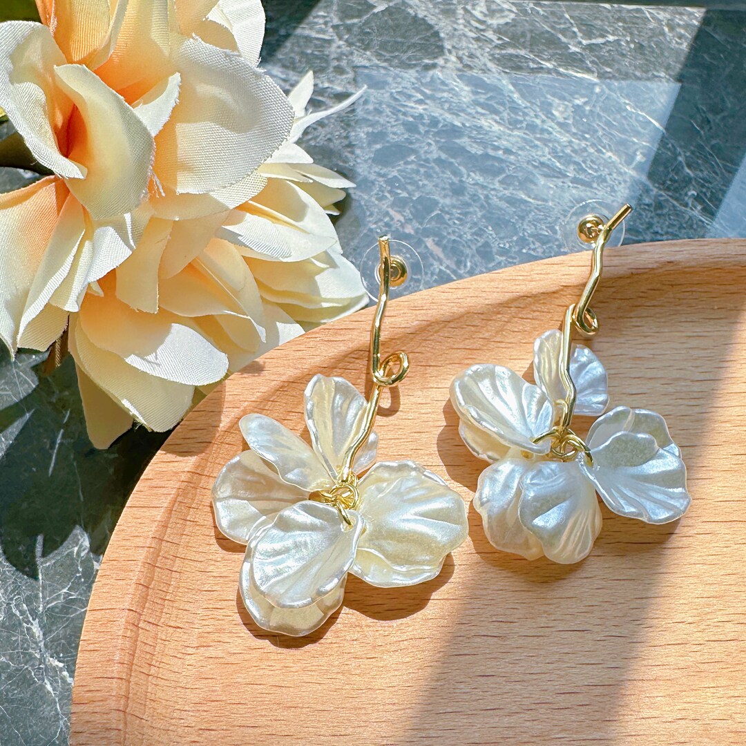 Shell Flower Petal Long Earrings, White Flowers Statement Earrings ...