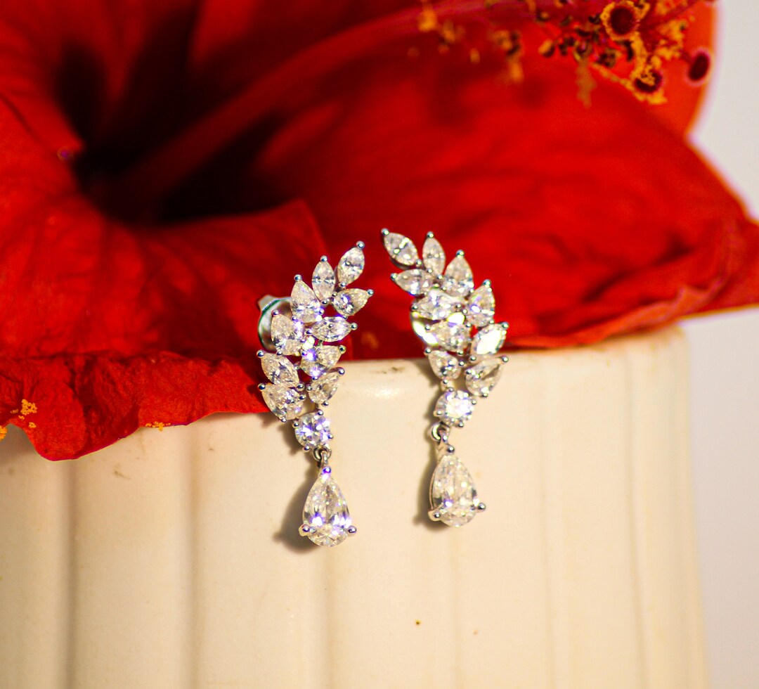 3.80 Carat Mixed Shaped Prong Setting Diamond Leaf Style Drop Earrings ...