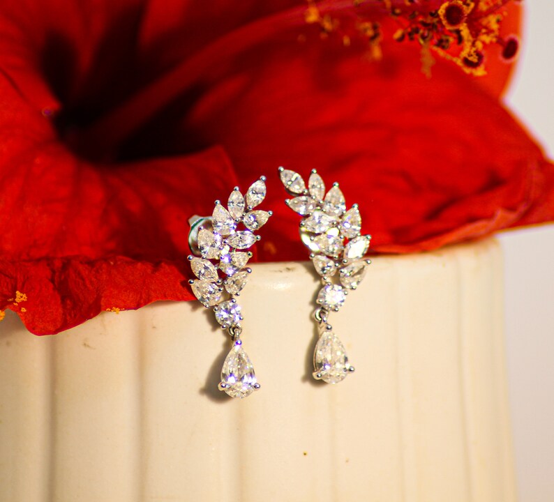 3.80 Carat Mixed Shaped Prong Setting Diamond Leaf Style Drop Earrings ...