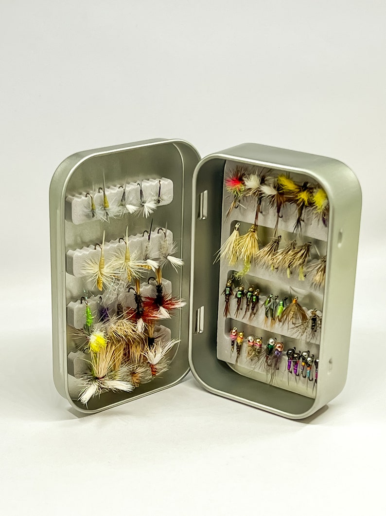 Fly Fishing Box – Vintage Retro-style Pocket Tin Fly Box for Dry Flies ...