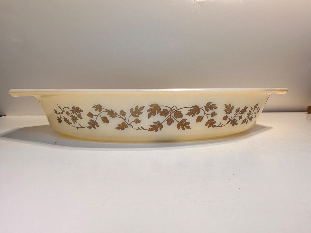 Pyrex Gold Acorn 1 1/2 Quart Oval Divided Serving Dish 063 No Lid ...