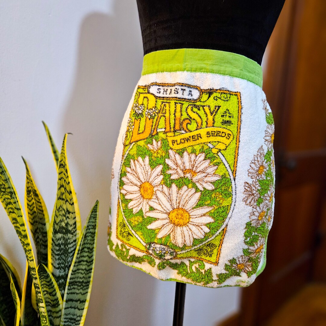 Super Cute Vintage 1970s Shasta Daisy Wash Cloth Apron Green, Yellow ...