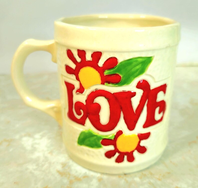Vintage LOVE Mug | Retro 1970s Sunshine & Flower Design | Groovy ...