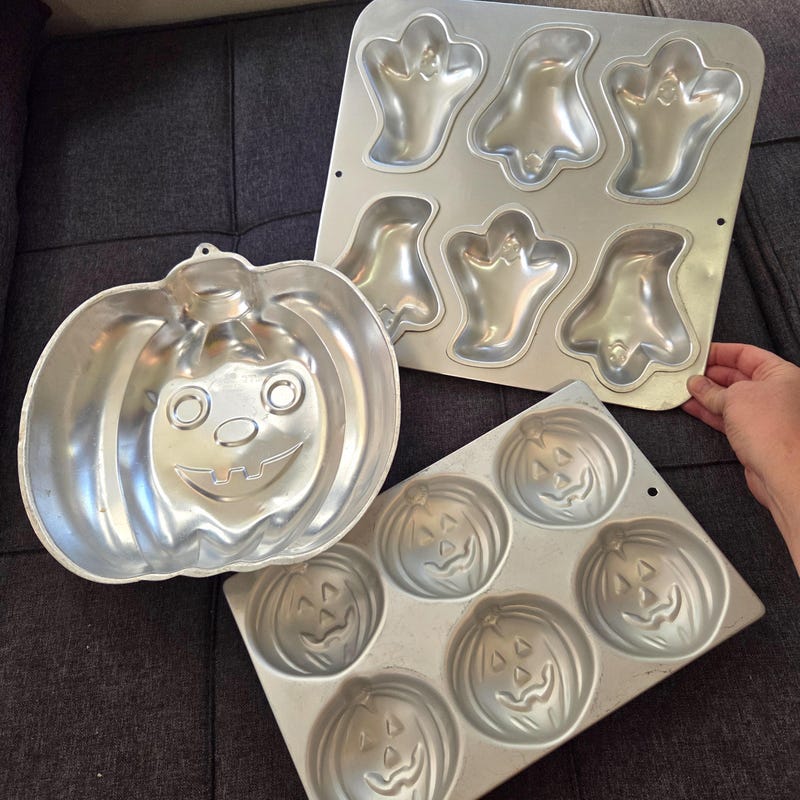 Wilton Holiday Cake Pans - Etsy