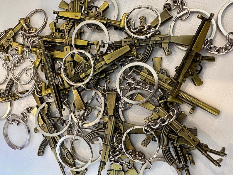 Handmade Metal Firearms M4A1 AK47 MP5 and More Keychain Gift Idea ...