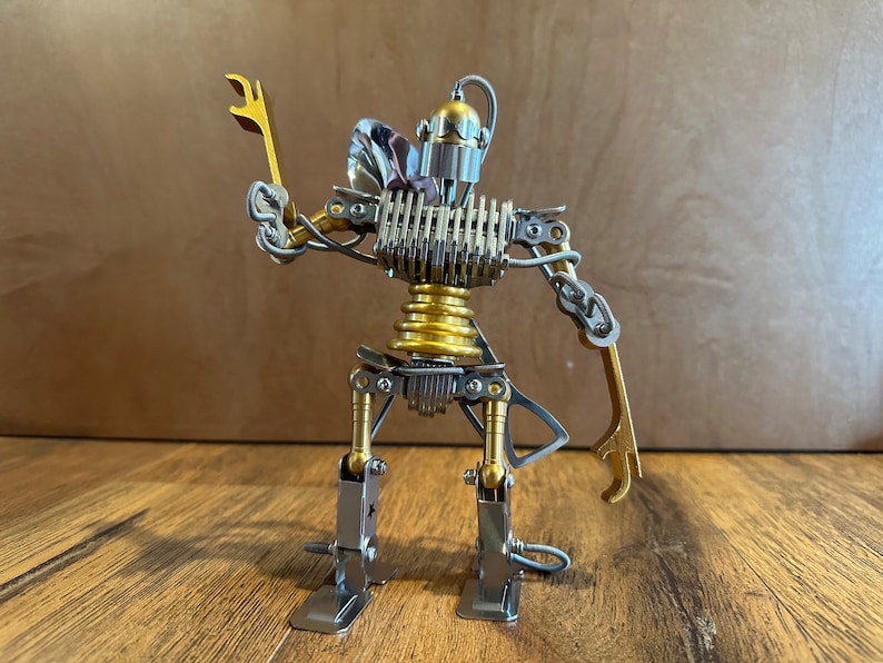 Handmade Fancy Stainless Steel Sophisticated Robot With Shovel Model ...
