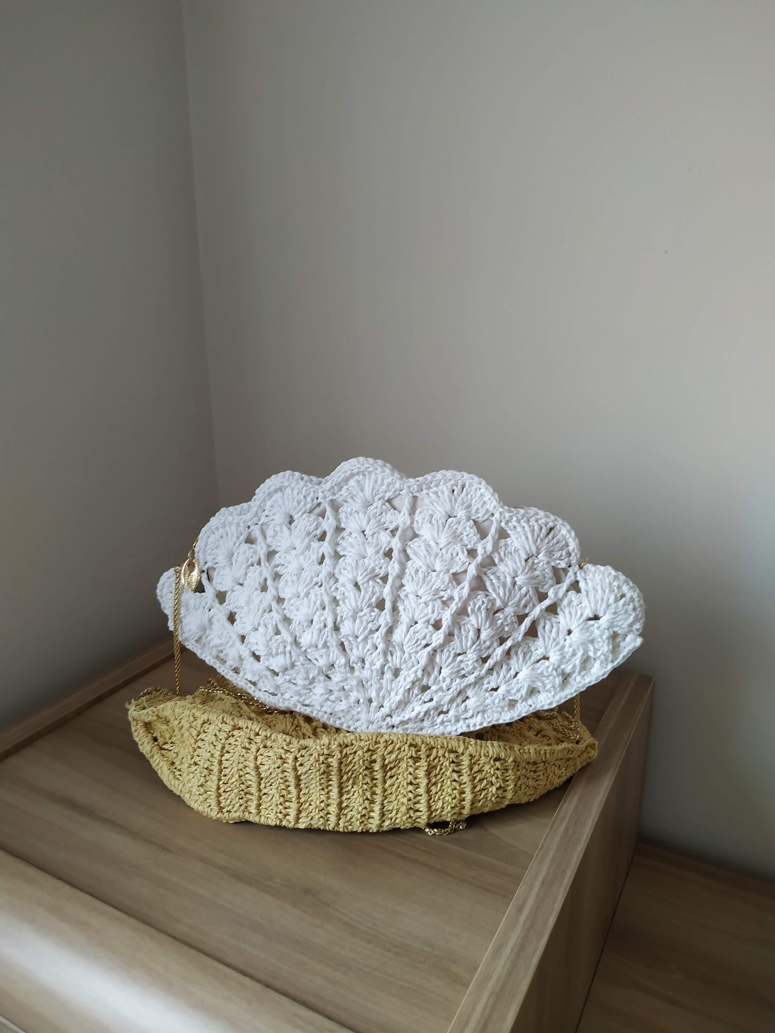 Crochet White Clam Shell Paper Rope Cross Body Bag, Handmade Oyster ...