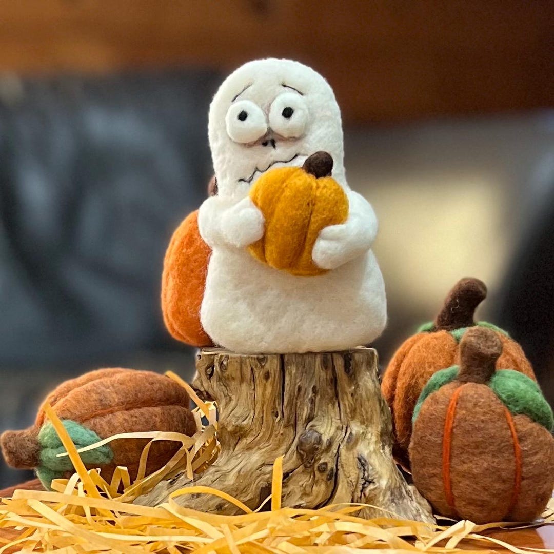 Needle Felted Ghost Holding Pumpkin, Halloween, Needle Felted Fall ...