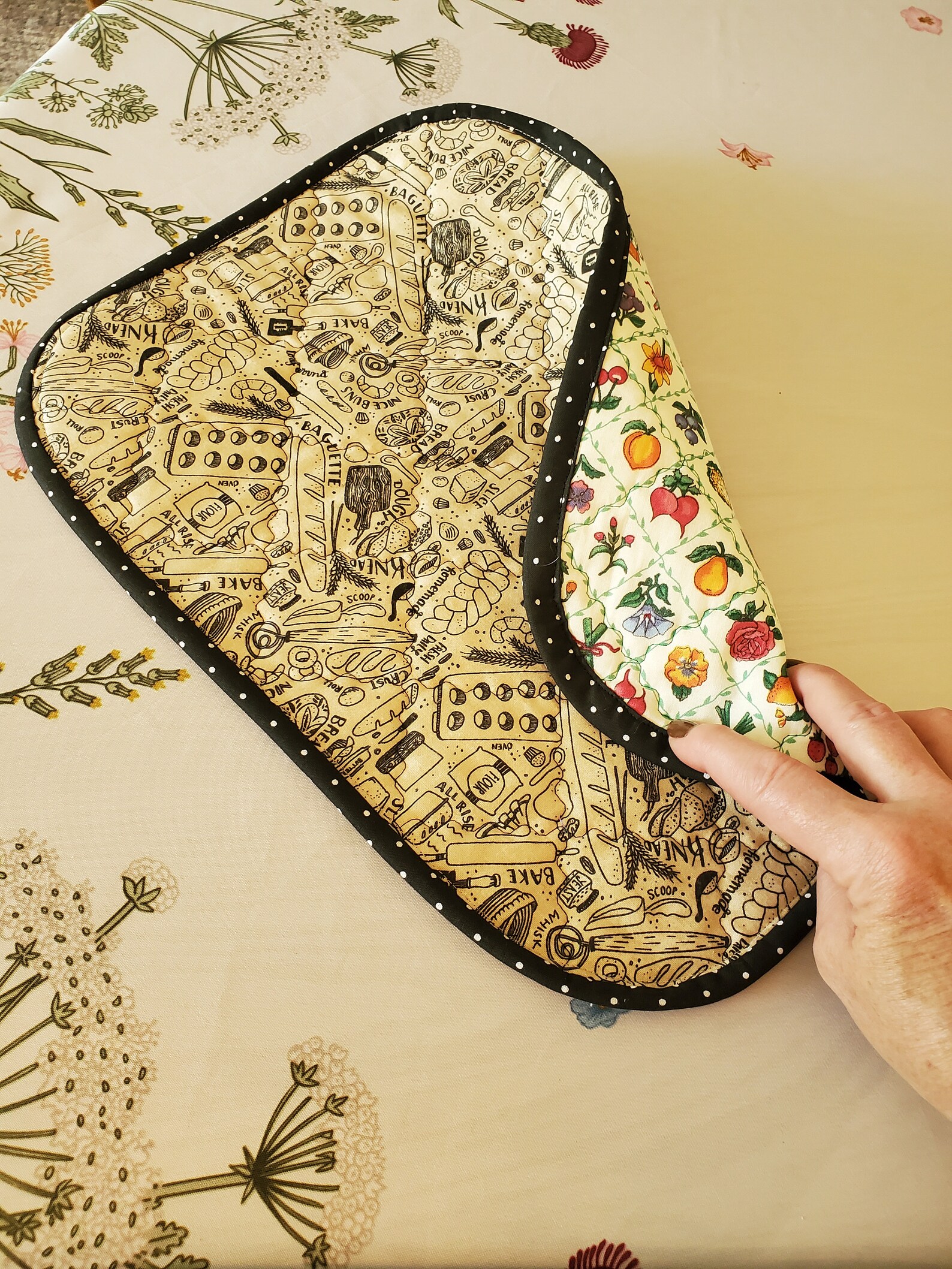 Casserole Mat Counter Hot Pad Table Topper, Handmade 11.5 by 15.5 ...