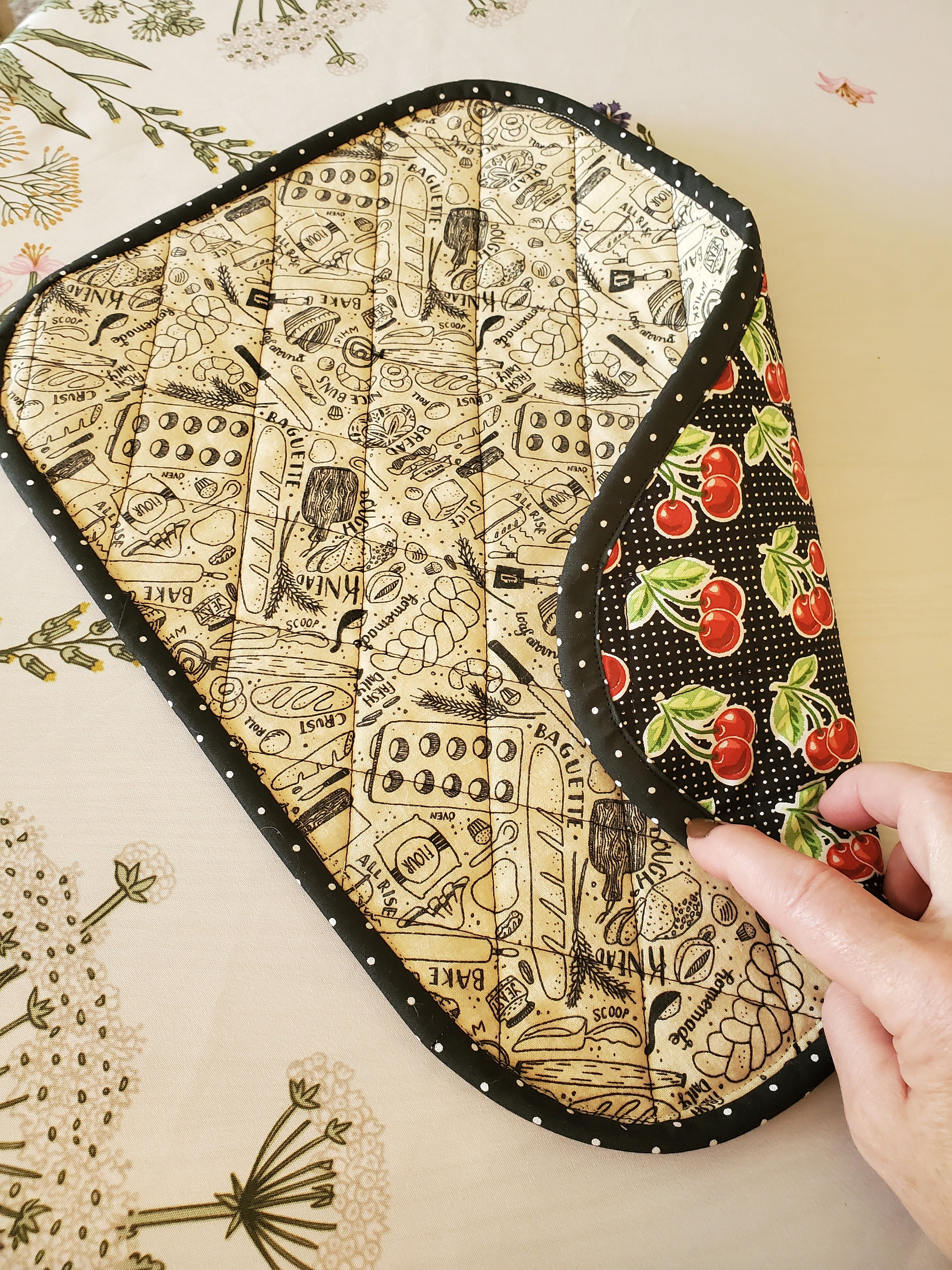 Casserole Mat Counter Hot Pad Table Topper, Handmade 11.5 by 15.5 ...