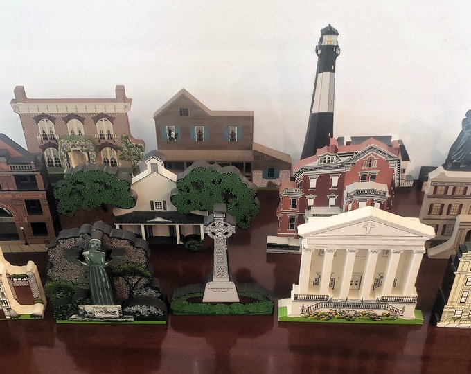 Sheila's Houses of Savannah's Most Historical Homes Hand Carved Wooden ...