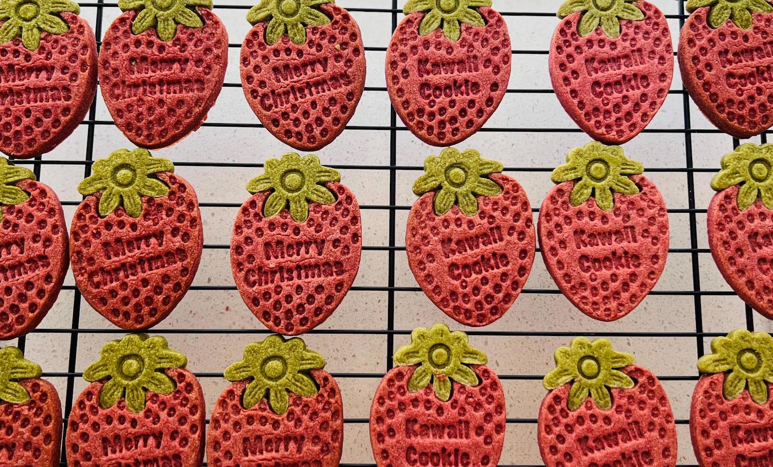 Gourmet Natural Strawberry Cookies in Gift Box | 12 Pcs + 2 Free ...