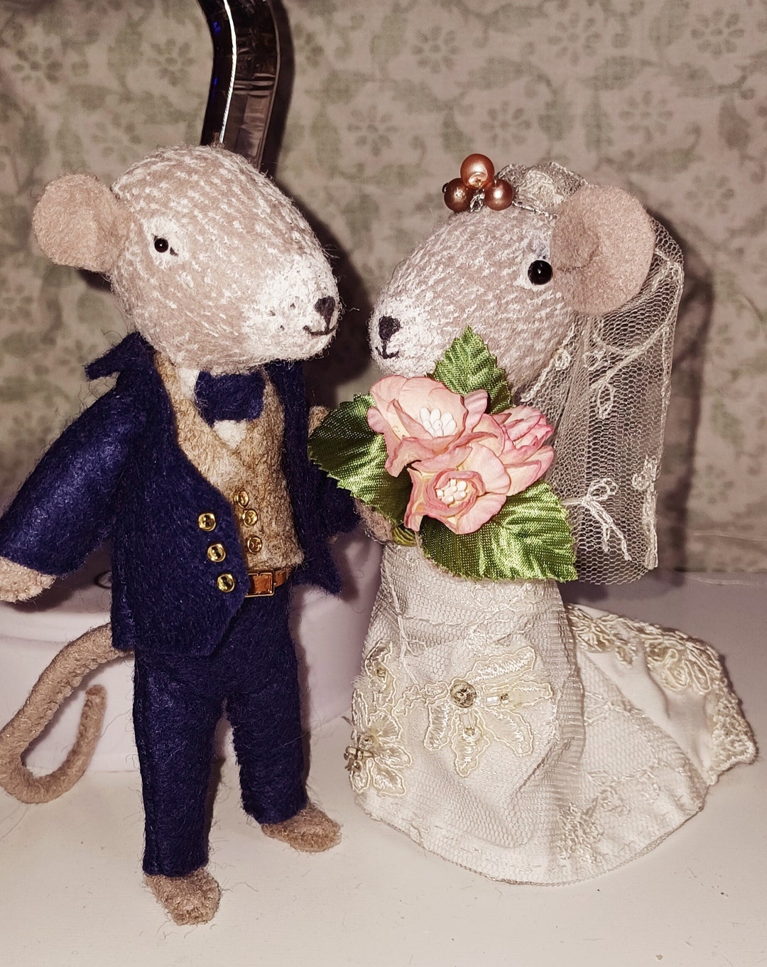 Bride & Groom Church Mice 1:12th Scale - Etsy