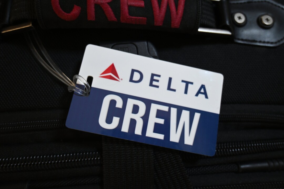 Delta Air Lines CREW Luggage Tags, Shipped Free Choose Logo or B737 ...