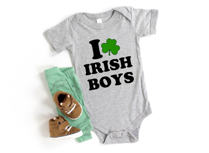 I Love Irish Boys Sweatshirt, I Heart Irish Boys Gift T Shirt, St ...