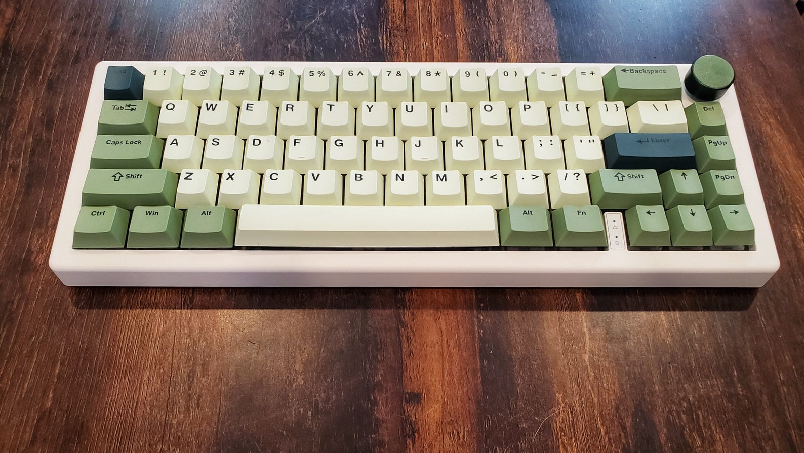 GMK67 65% Keyboard With Banana Split Switches - Custom Mods - Green ...