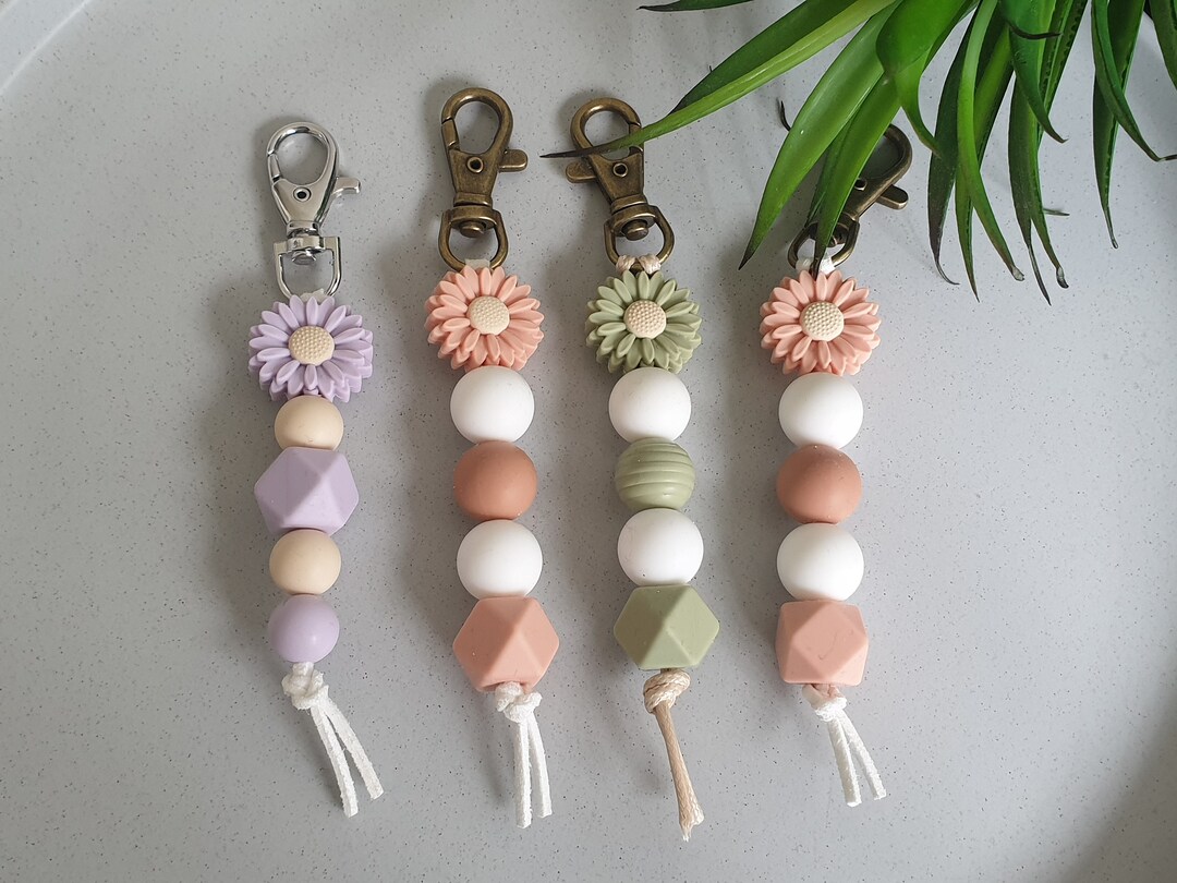 Keychain Silicone Bead Daisy Keychain Beaded Keyring Gift Handbag ...