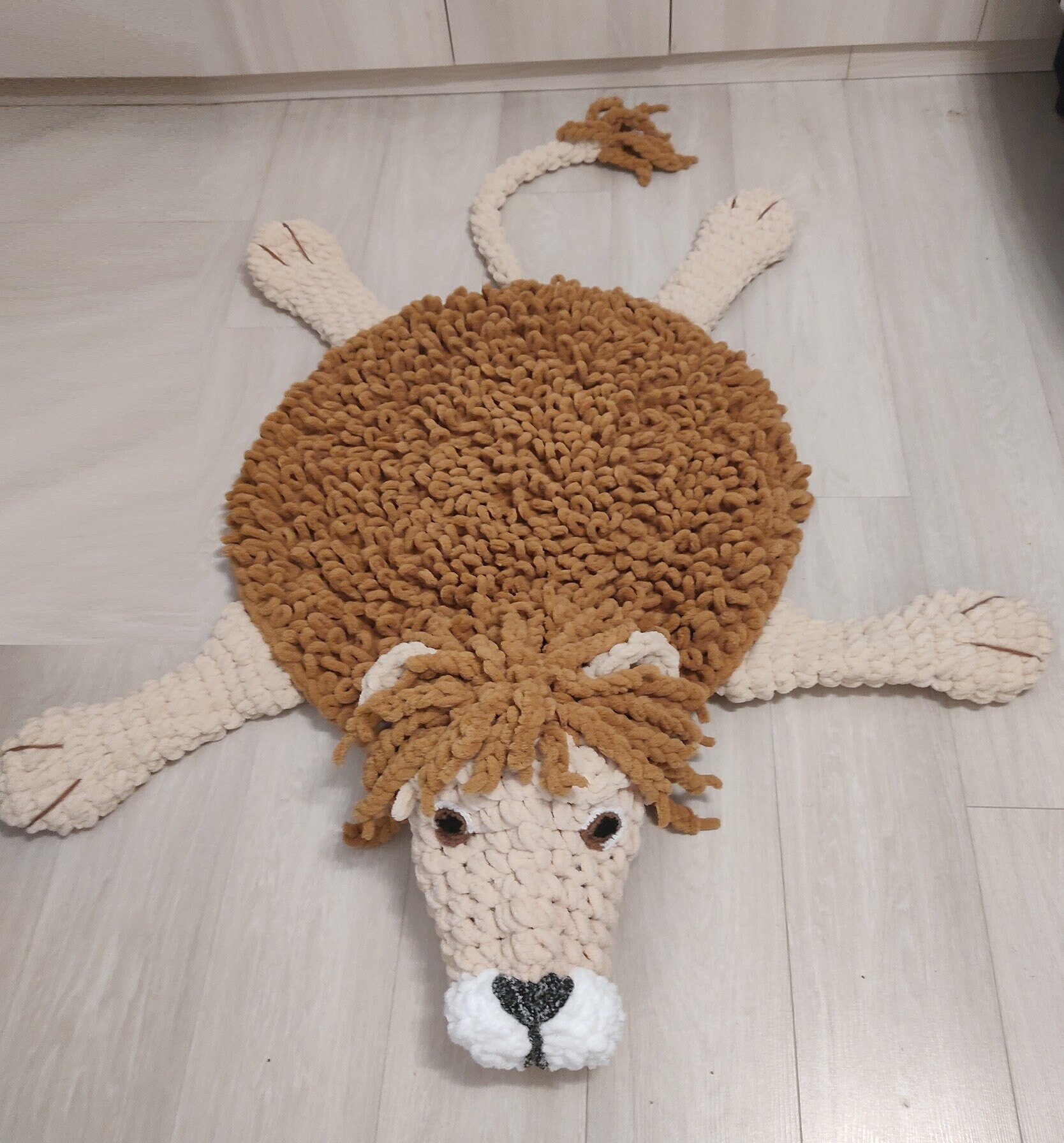 Lion high-quality Area Rug natural