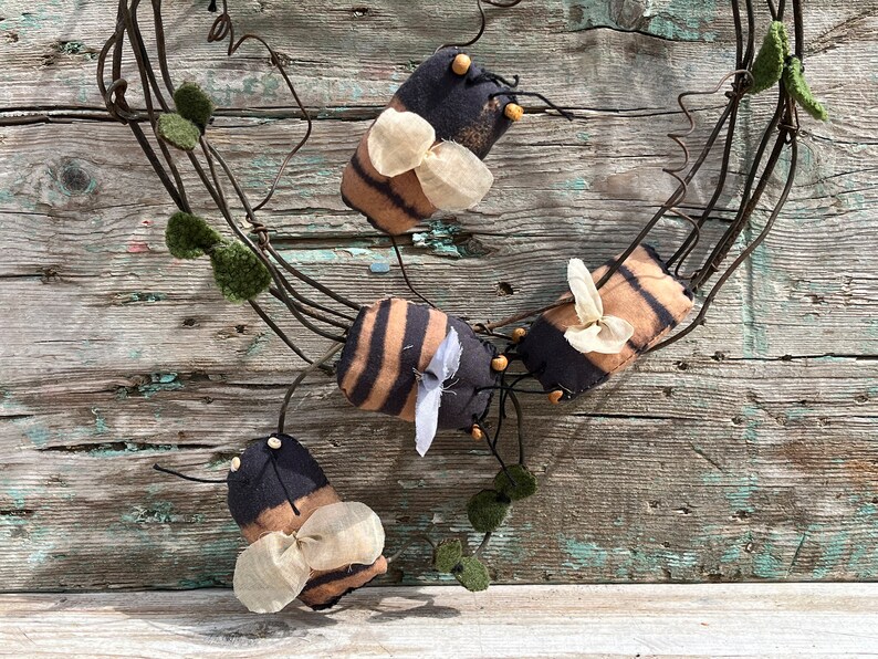 Mini Bees Hand Sewn Rag Doll Wire Wreath / Bee Animal Art Doll - Etsy