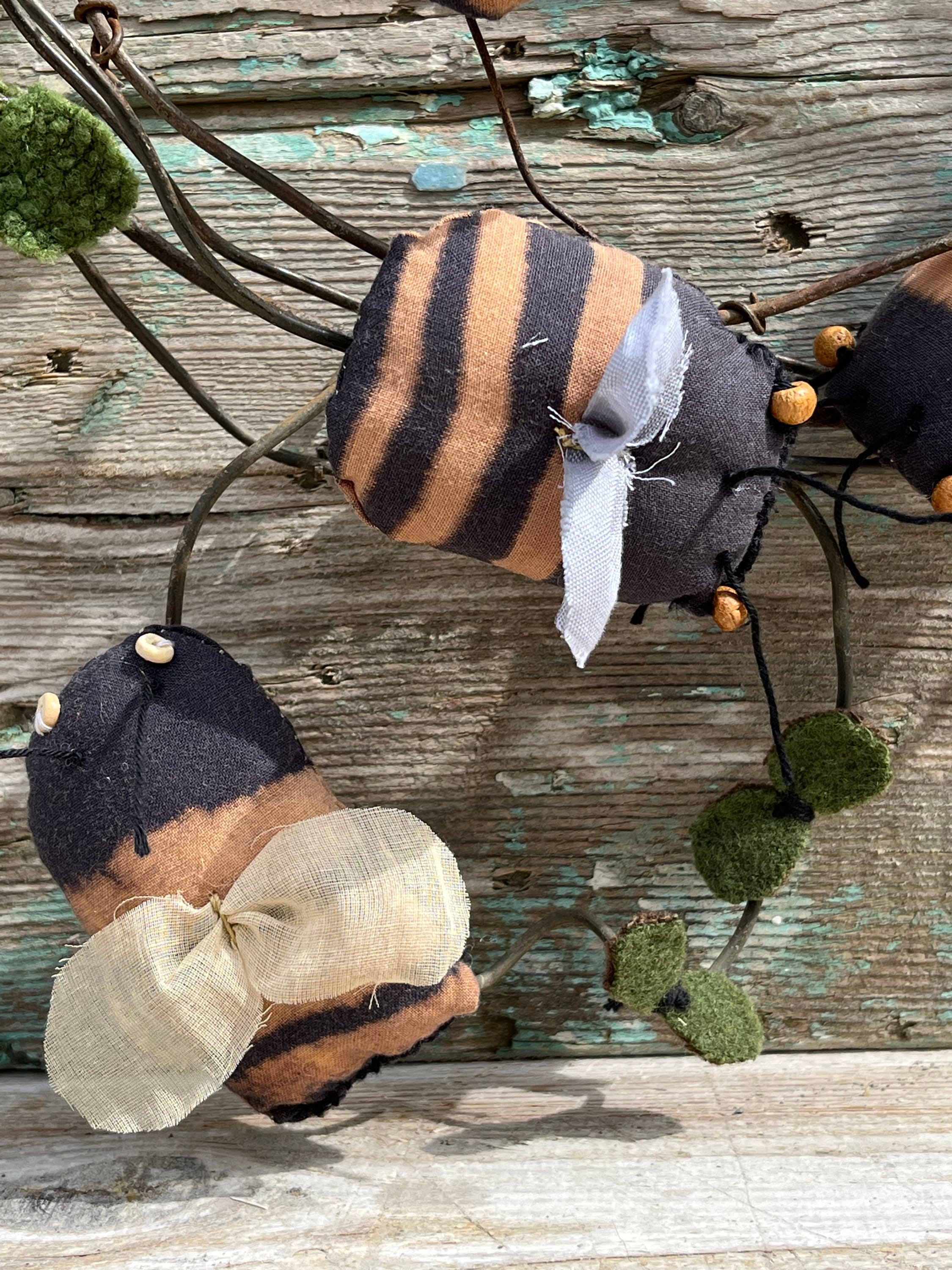 Mini Bees Hand Sewn Rag Doll Wire Wreath / Bee Animal Art Doll - Etsy